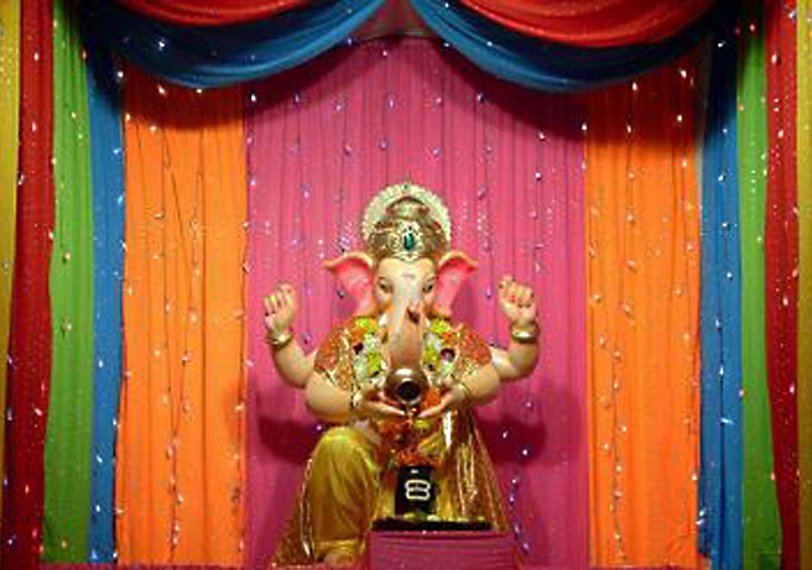 Top 10 Ganapati Decoration Ideas At Home | Ganesh 2017 | Mango News